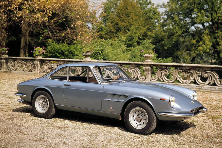 Modern Classic Car Trends 2026: UK Investor G... | Youngtimers UK